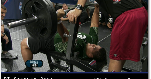 Stephen Paea bat le record de répétitions au développé couché au NFL ...