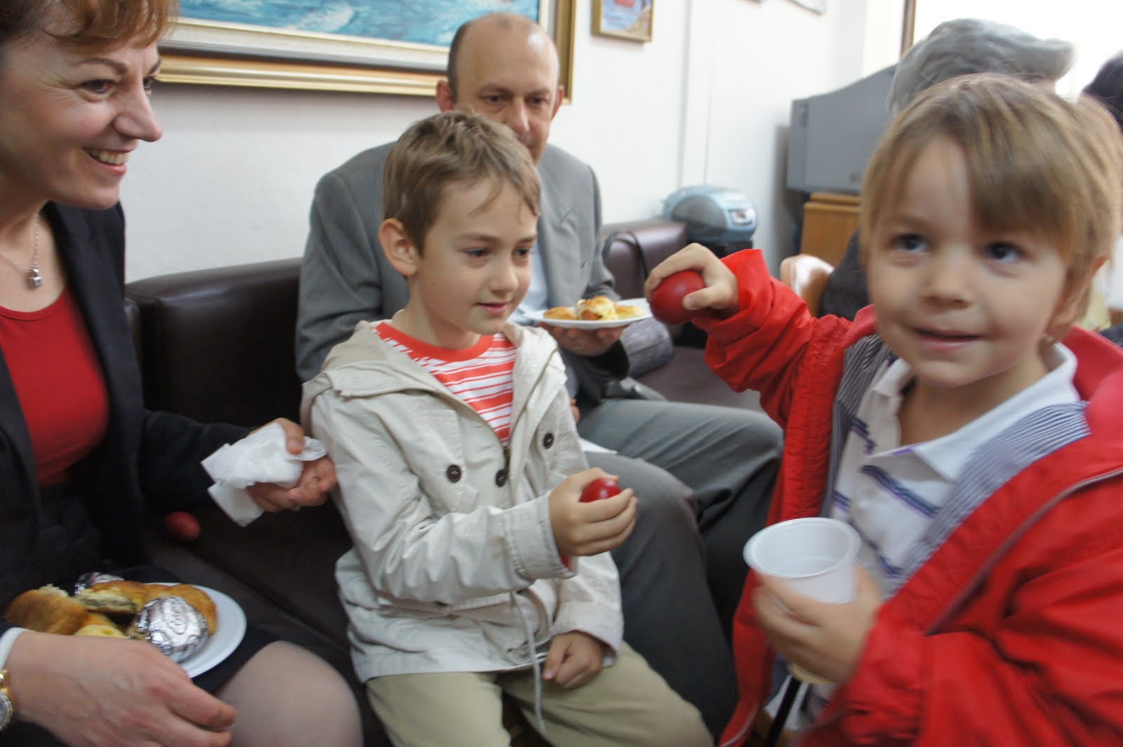 ΣΥΛΛΟΓΟΣ ΕΥΡΥΤΑΝΩΝ ΒΟΡΕΙΑΣ ΕΛΛΑΔΑΣ "ΤΟ ΒΕΛΟΥΧΙ": ΤΟ ΤΣΟΥΓΚΡΙΣΜΑ ΤΩΝ ΑΥΓΩΝ