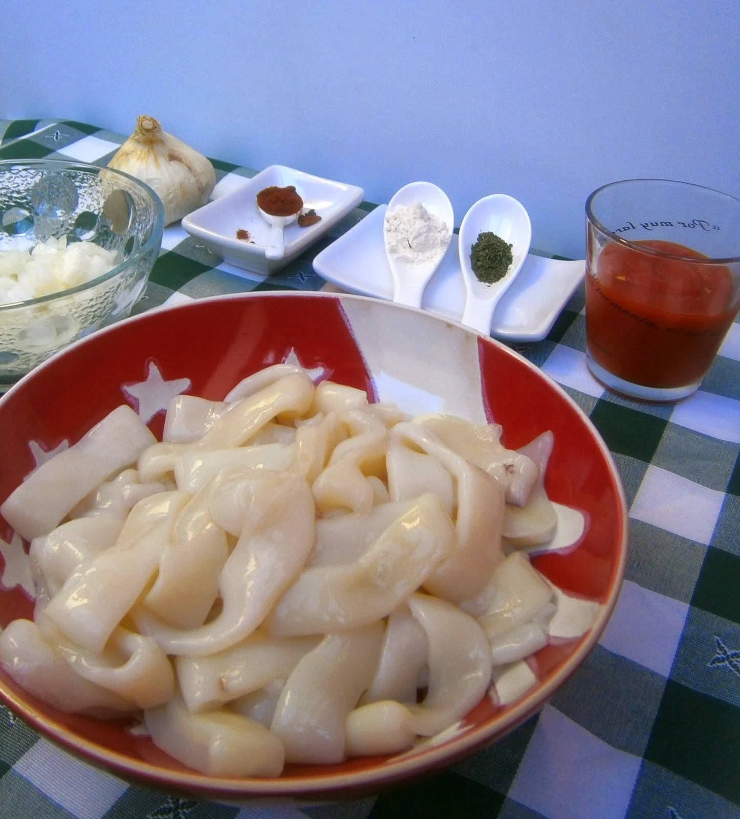 Calamares en salsa picante.