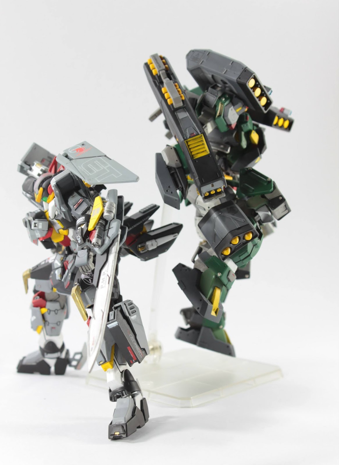 Gundam Family: Striker Buster (Heavy Type) & Gundam Astraea Arfogaeth ...