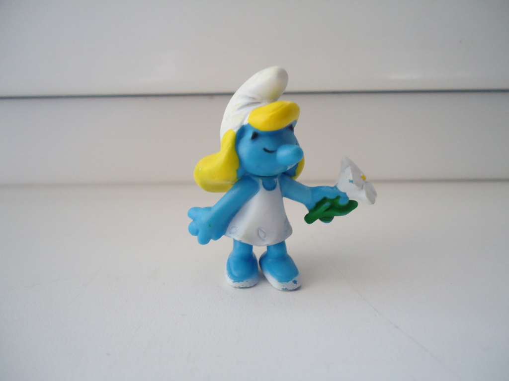Vintage Smurf Figures: Miniature Smurfette Figure Schtroumpfe Schlumpf ...