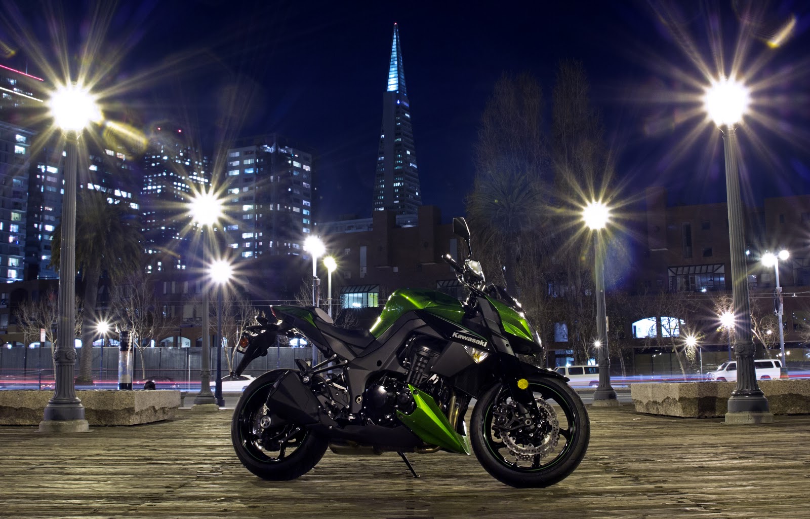 MOTOPERTURE: Kawasaki Z1000