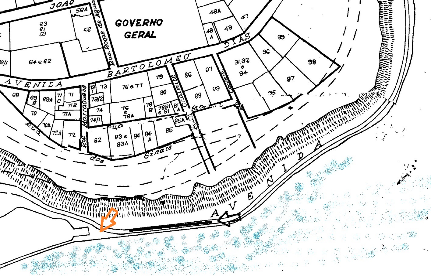 Mais fotos da estrada marginal na base da Ponta Vermelha