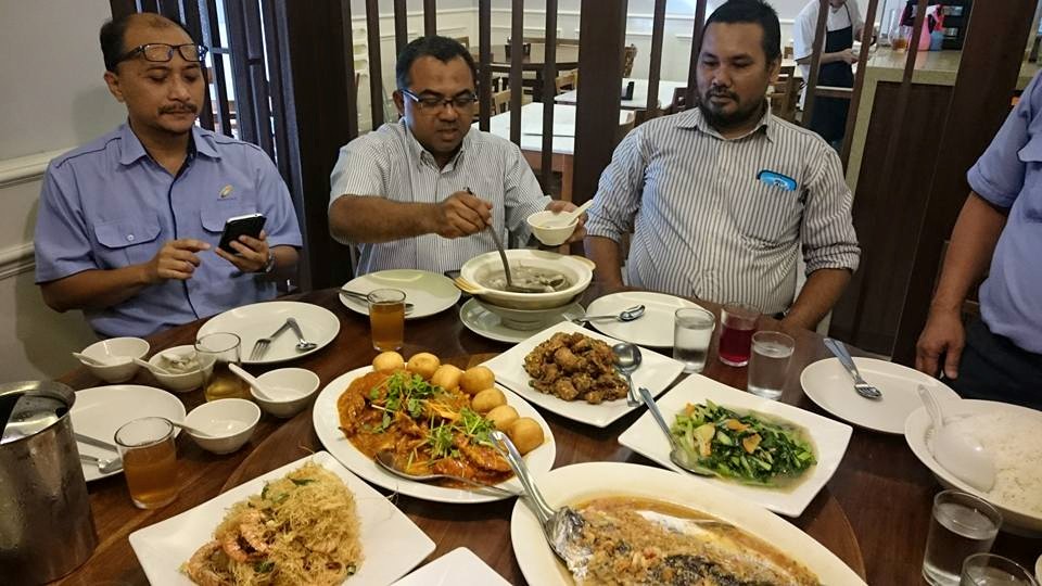 My Life & My Loves ::.: Farewell lunch @ Restoran Homst, Seksyen 13 ...