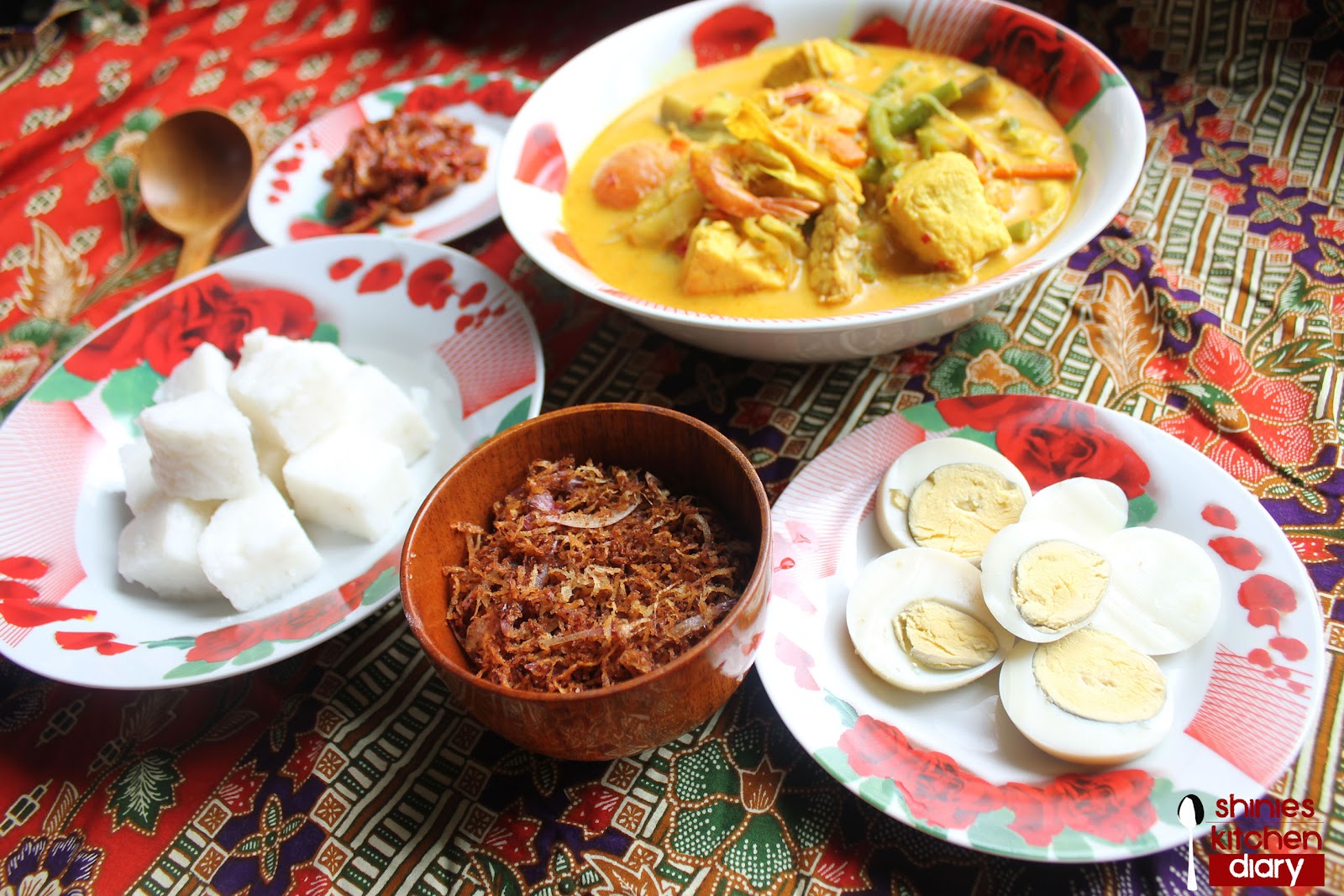 Lontong - Shinies Kitchen Diary