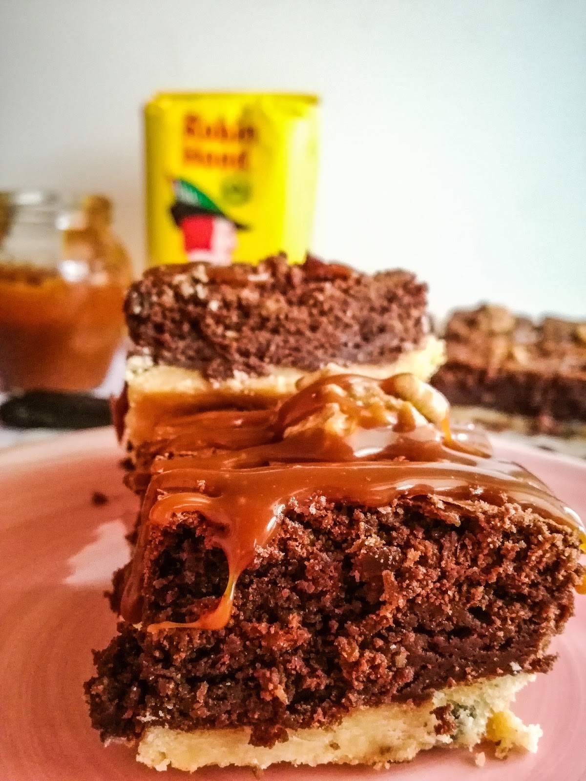ΜΑΛΑΚΟ BROWNIES ΜΕ ΜΠΙΣΚΟΤΕΝΙΑ ΒΑΣΗ, ΚΑΡΥΔΙΑ ΚΑΙ ΚΑΡΑΜΕΛΑ ΓΑΛΑΚΤΟΣ ...
