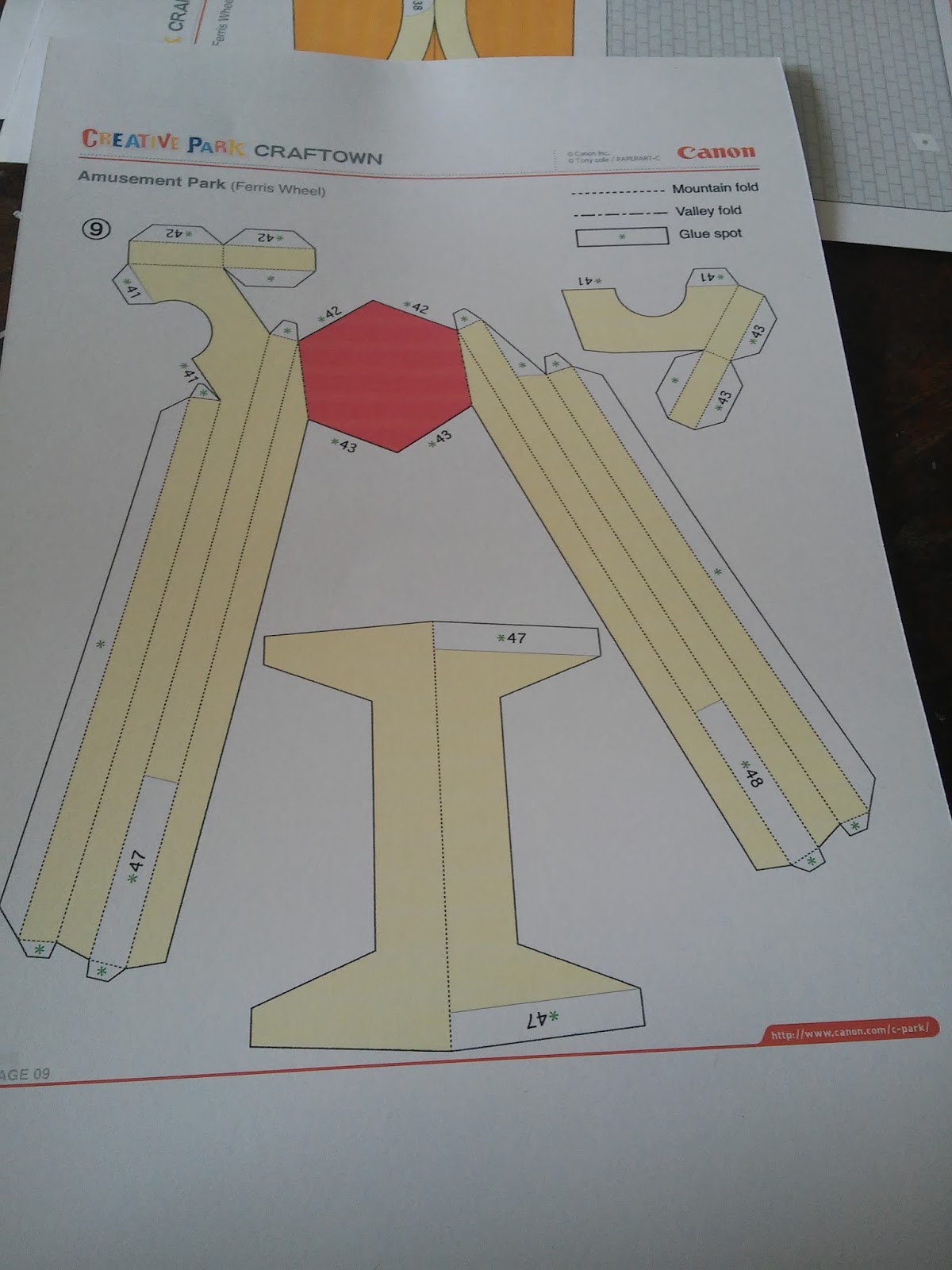 XI MIA 4 KEL 1: TUTORIAL MEMBUAT PAPERCRAFT FERRIS WHEEL