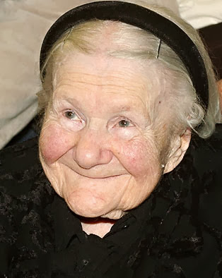 #WWII Hero Irena Sendler Saved 2500 Jewish Children - SHARE her Amazing ...