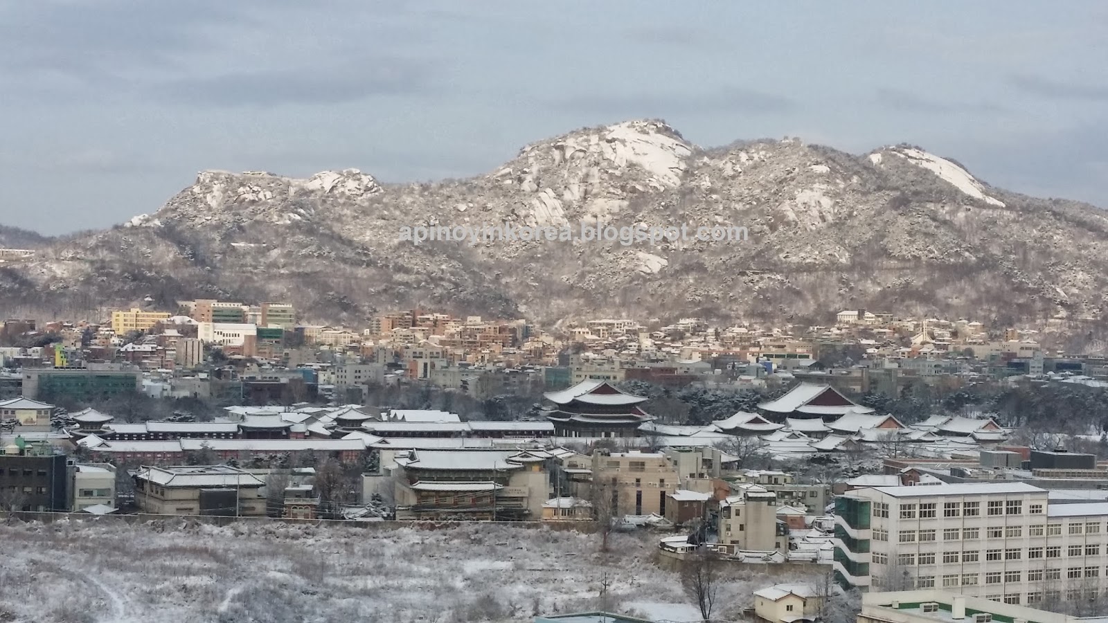 A Pinoy in Korea: A Jongno Weekend: Hanoks, Mandu and Snow!