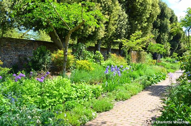 The Salutation in Sandwich is up for sale again, so catch this Lutyens ...