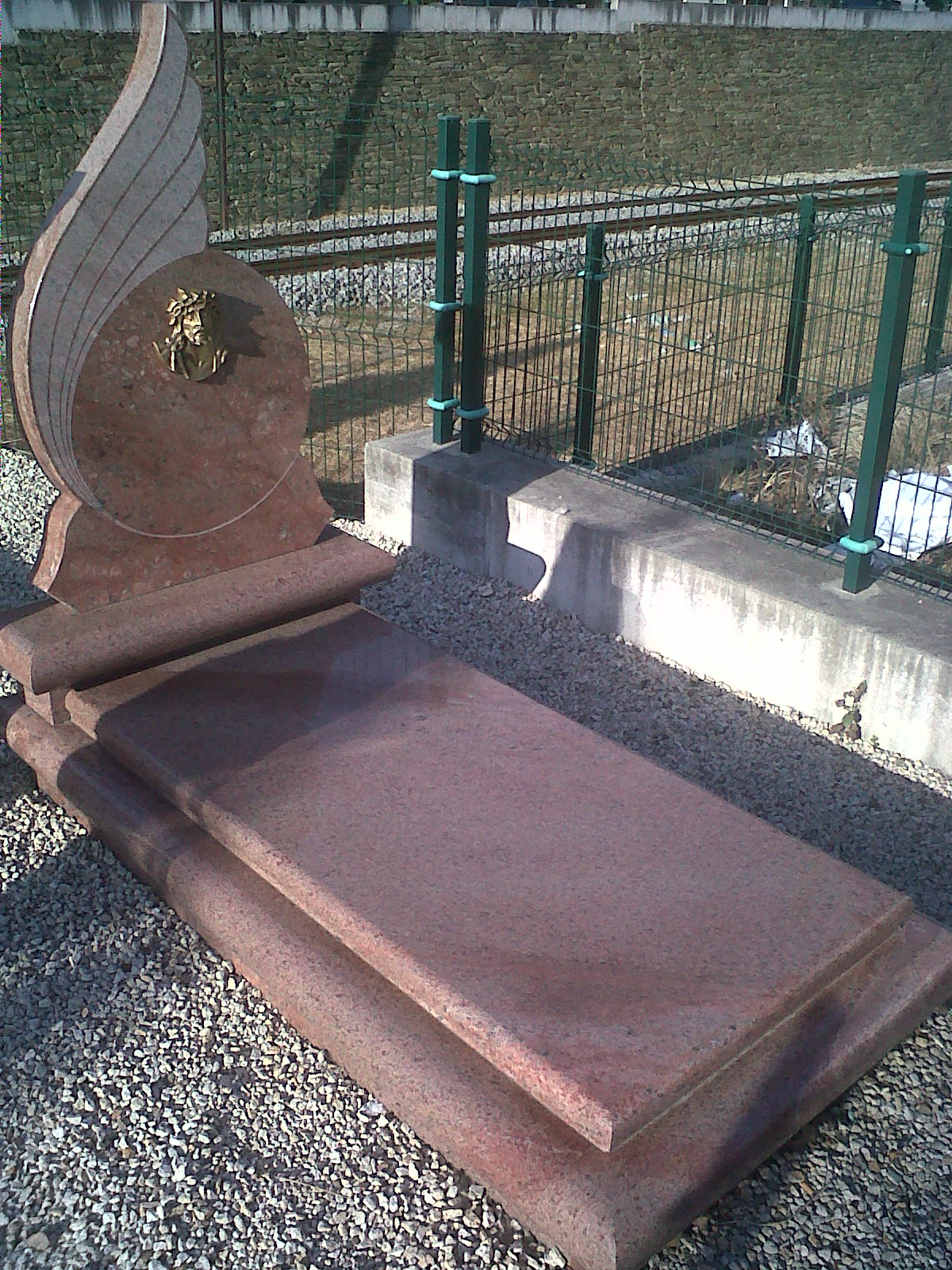 Diferentes tipos de lápidas macizas|Lápidas y panteones para el cementerio