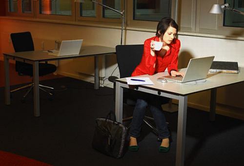 Forever Healthy and Young: Avoid Bright Light Before Bed For A Better Sleep