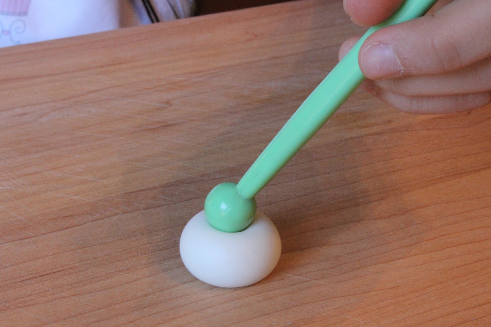 With Love & Confection: White Chocolate Pumpkins Tutorial by With Love & Confection