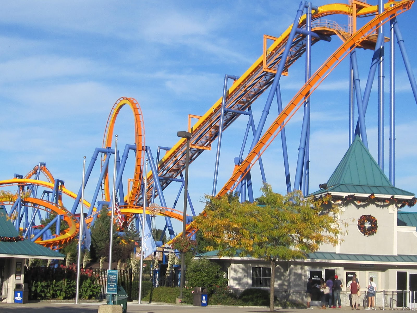 Bobbie's Roller Coaster And Theme Park Reviews: TALON