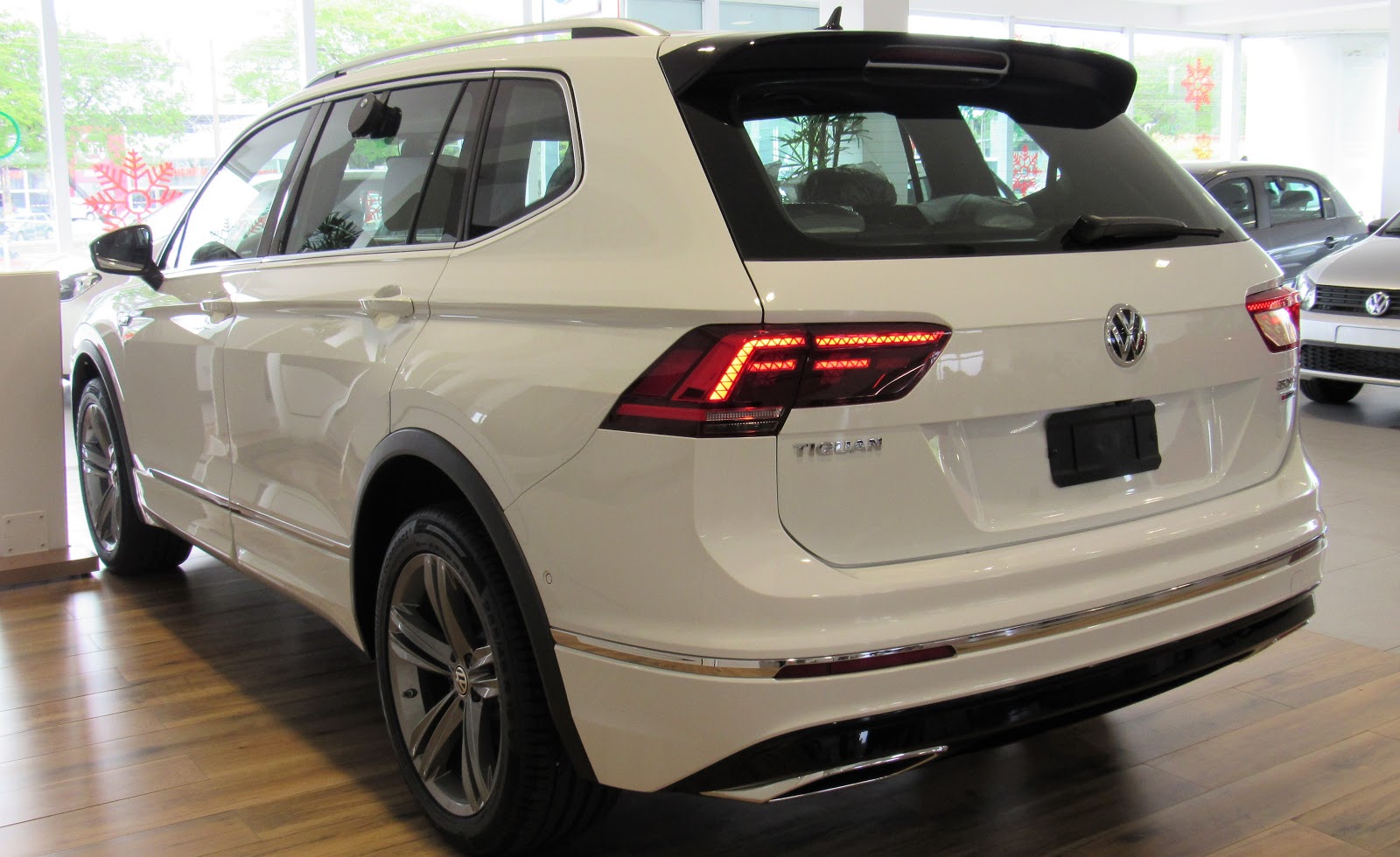 Os detalhes do Volkswagen Tiguan R-Line, a versão topo-de-linha