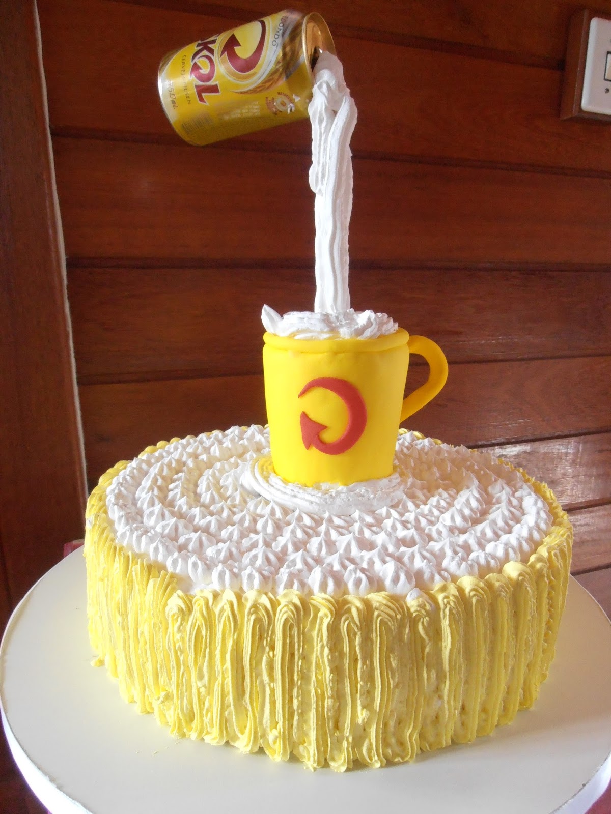 DoceDelícia: Bolo Lata de Cerveja