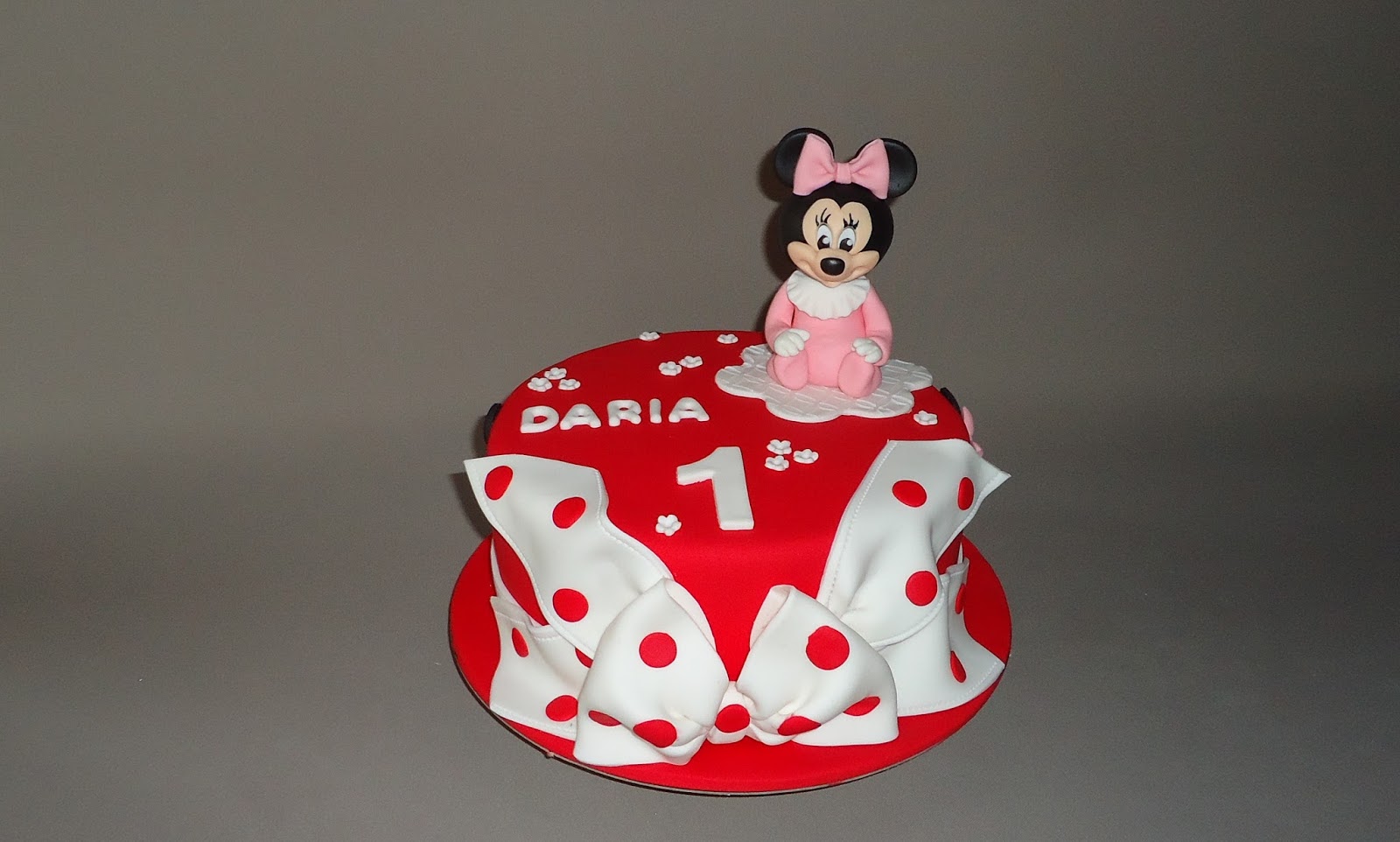 Mia-cake-shop: Tort pentru mot Daria