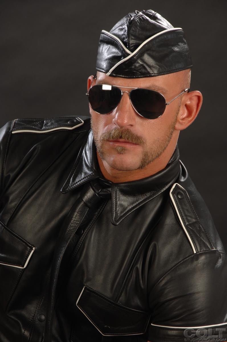 Le Bite Parade: Samuel Colt ... in leather