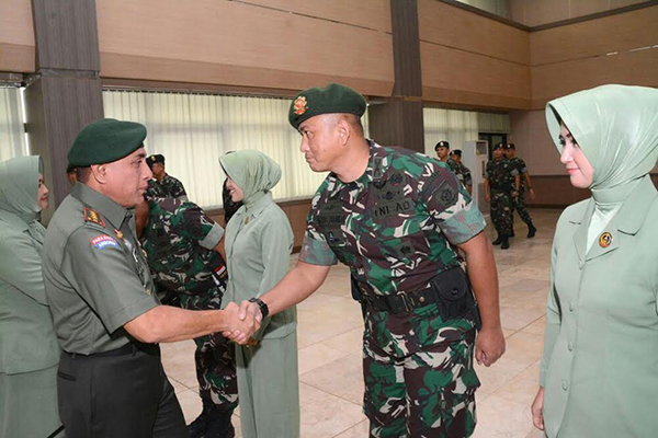 Pangkostrad Pimpin Upacara Kenaikan Pangkat Perwira Kostrad | The ...