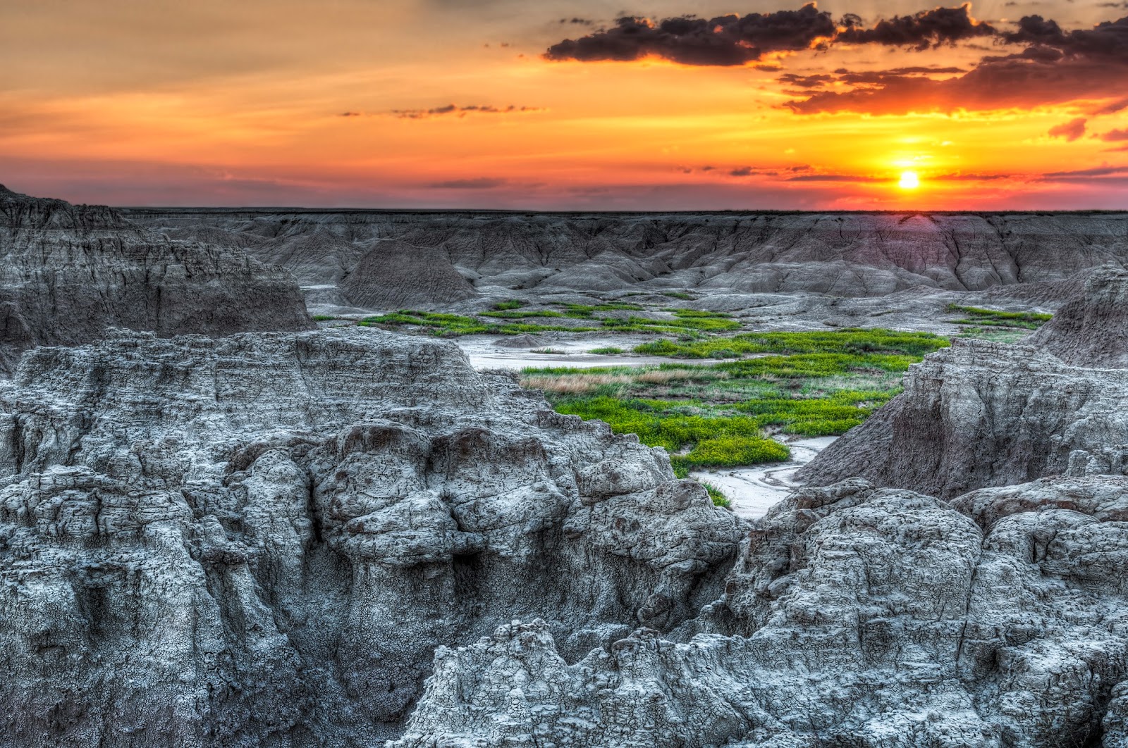 Day Hiking Trails: Door Trail: A great Badlands trail for kids
