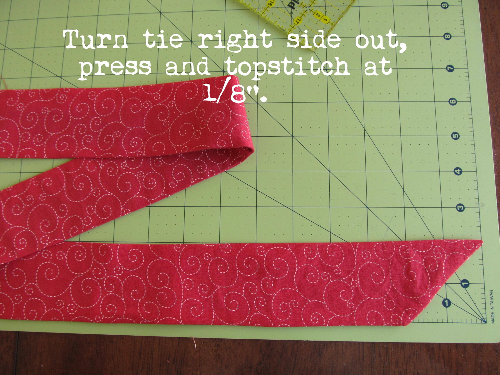 Pickup Some Creativity: Ruffled Pillowcase Apron Tutorial