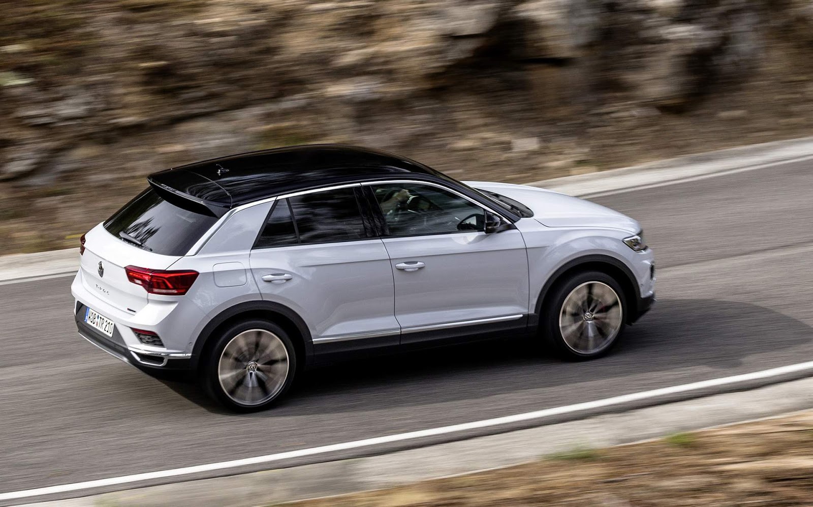 Volkswagen T-ROC: SUV referencial em design e dinâmica