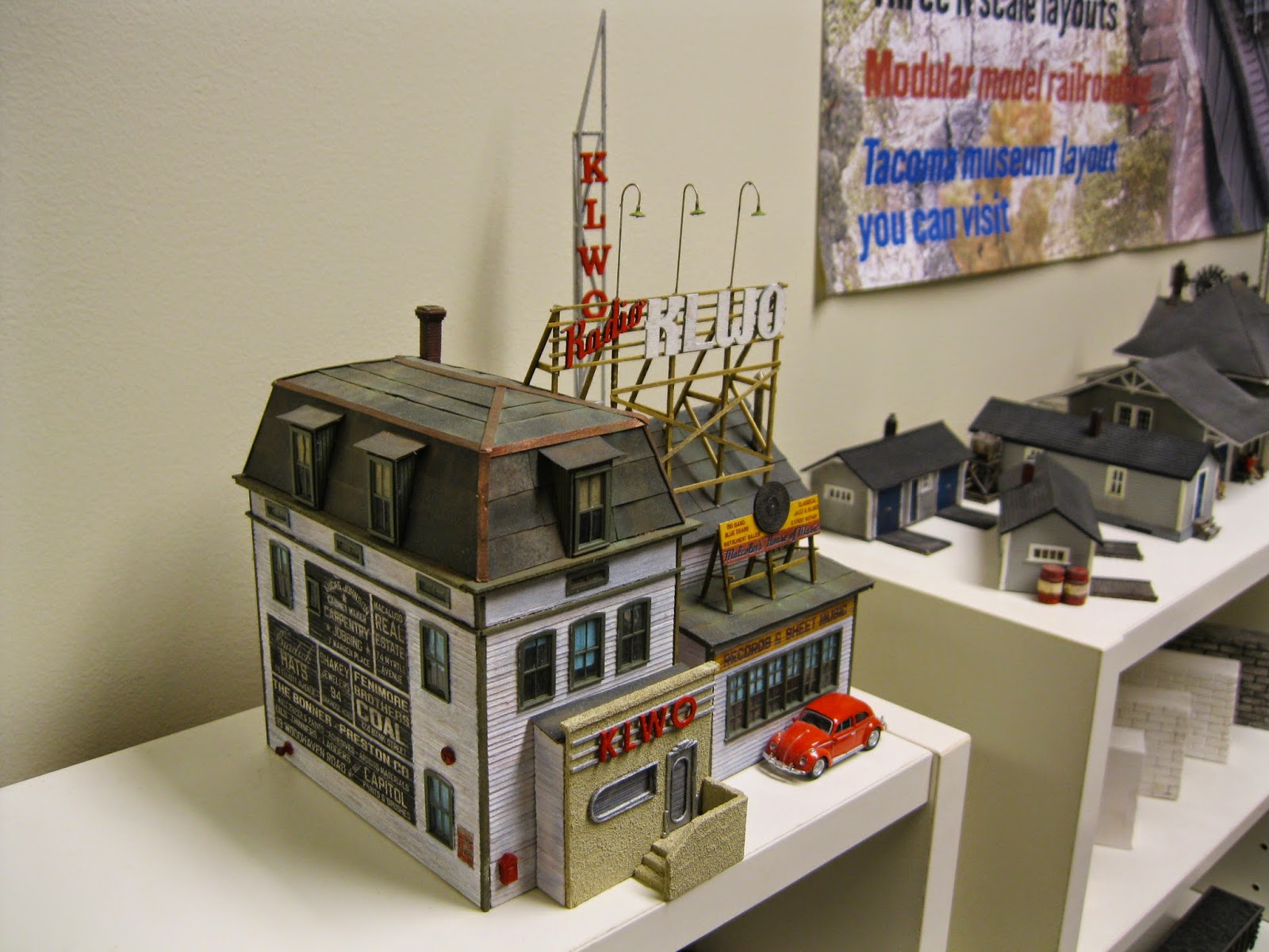 Craftsman Structures: Foscale Radio Station Built By Chris