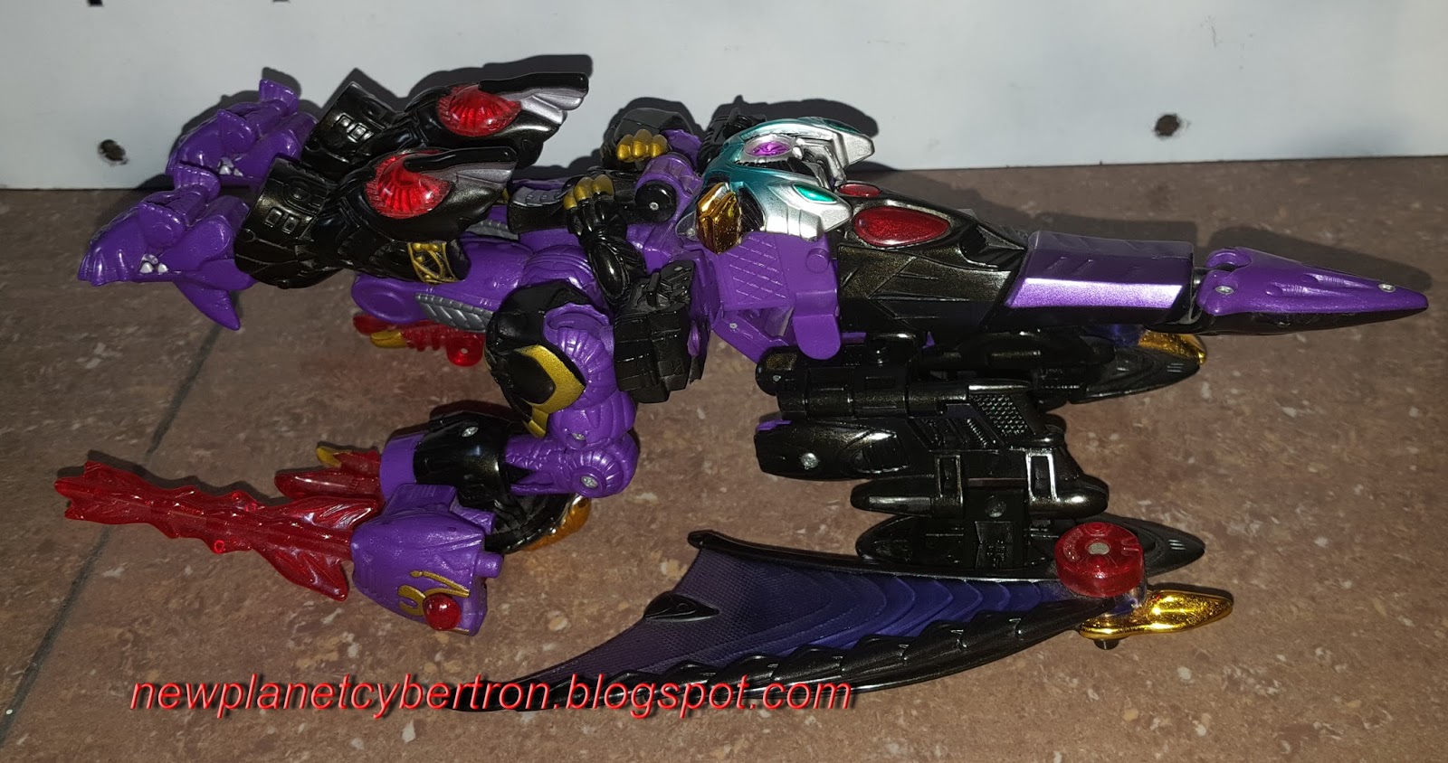 New Planet Cybertron: Transformers Review: Gigatron (Car Robots)