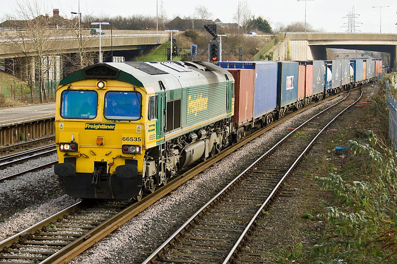 47s and other Classic Power at Southampton: 66535 for Freightliner Poland