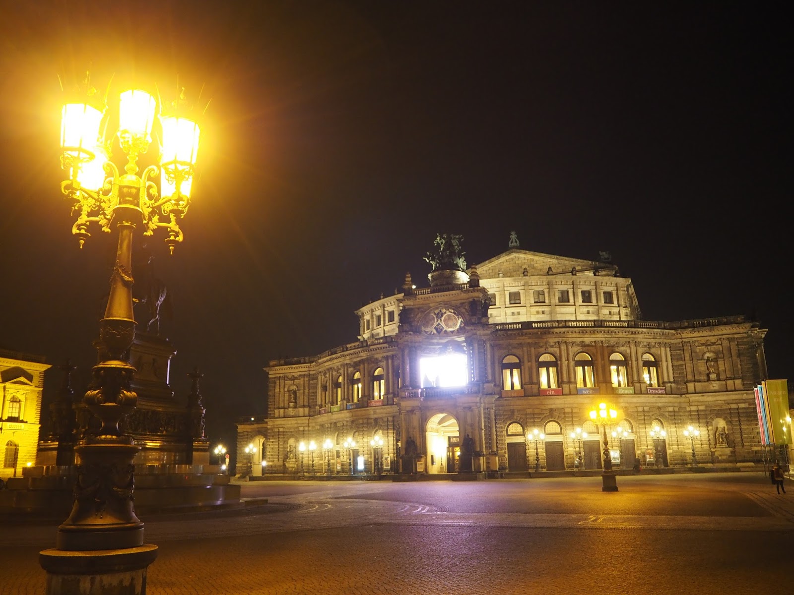 mademoiselle louve: dresden snapshots: a night time stroll