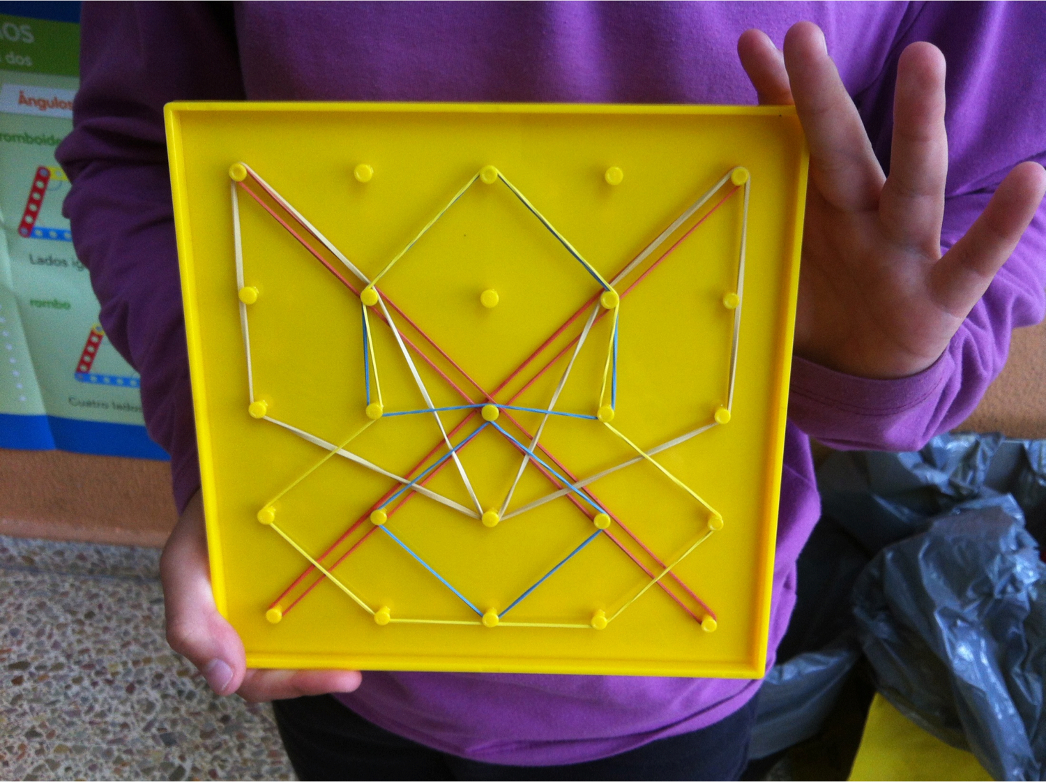 CANTABOU: El material manipulable a l’aula de matemàtiques