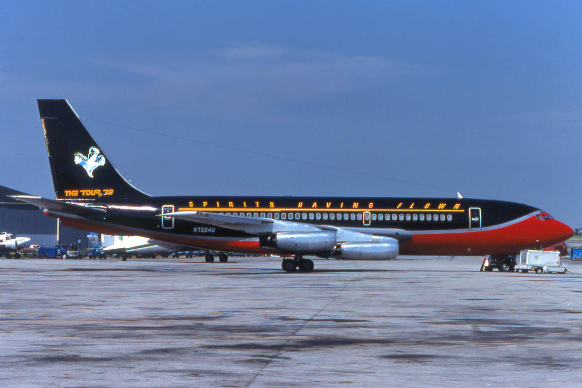PlaneSpotters Slide-Collections: McCulloch International B720 N7224U
