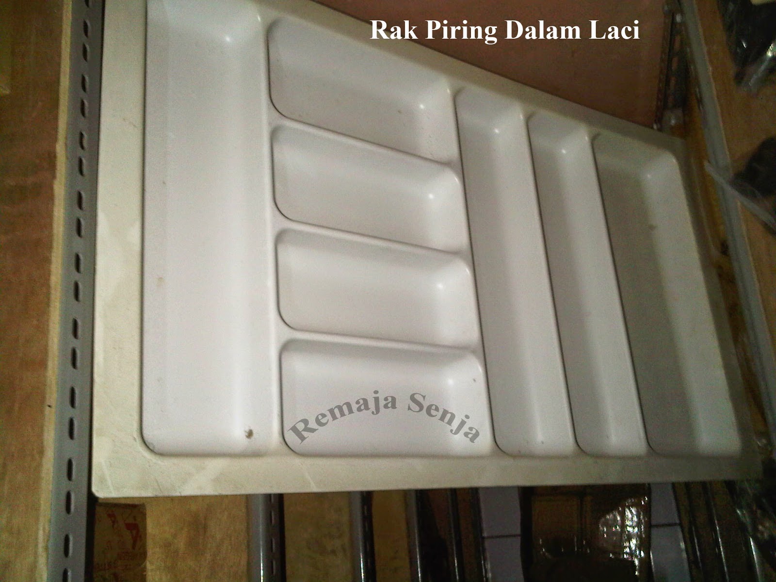 33+ Rak Sendok Kitchen Set, Motif Masa Kini!