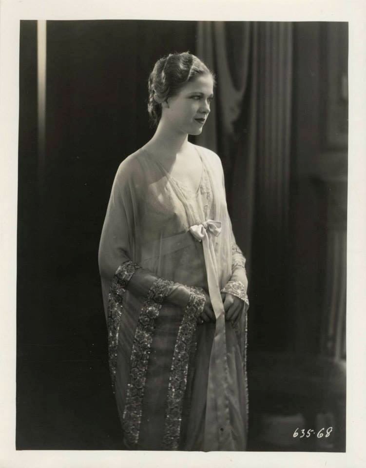 37 Beautiful Vintage Shots From 1927 Silent Movie ‘Fashions for Women ...