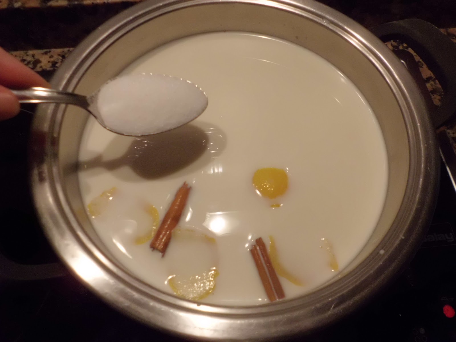 La madre que no te parió : LECHE CON CANELA