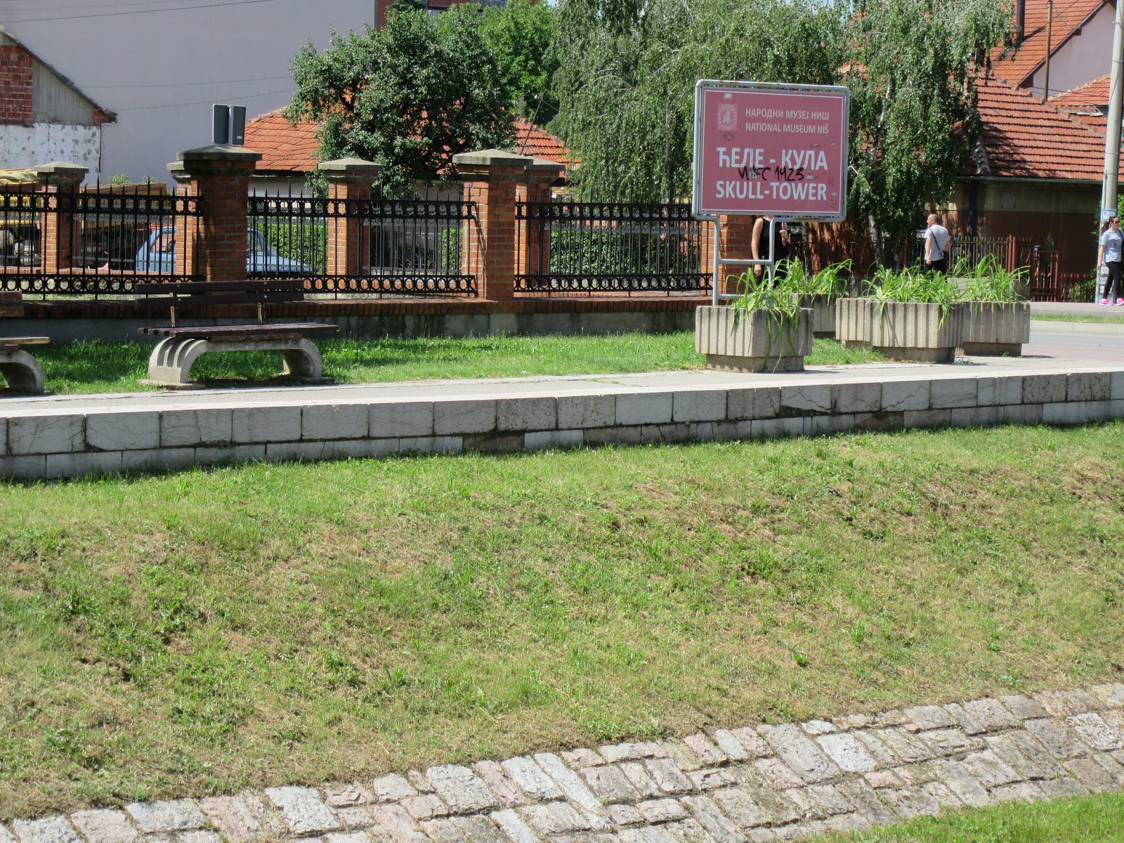 McLauchlan's North Macedonian Musings: SERBIA, Nis: Skull Tower - Ћеле ...