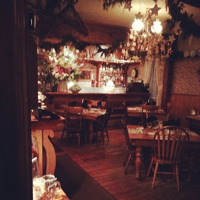 Adventuress : The Globe Restaurant - Rosemont, Ontario