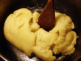libyan food: Arabic Boiled Flour Pudding: Asida العصيدة