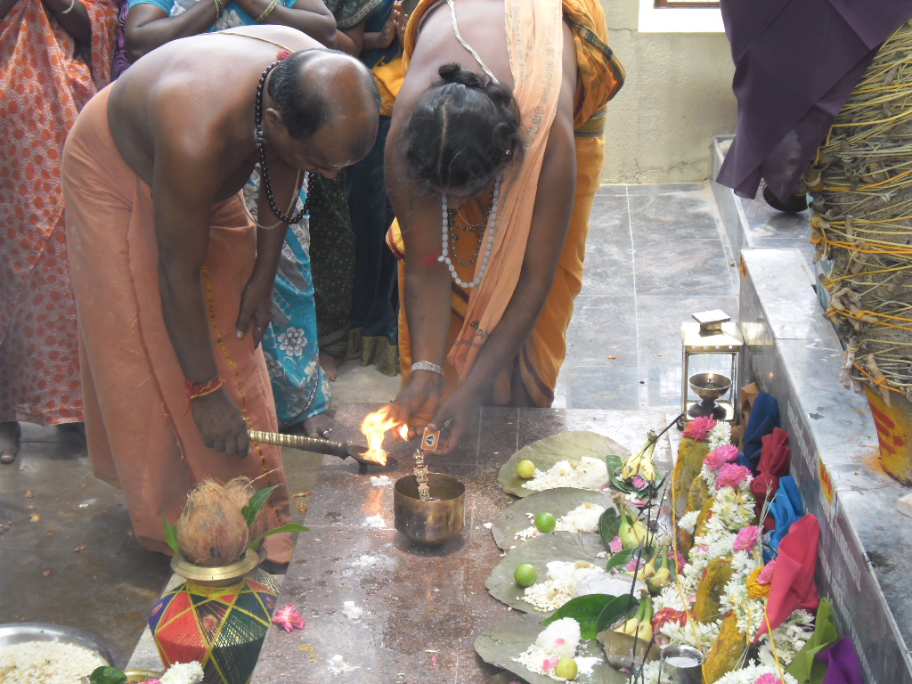 Danvantri Peedam - Universal Peedam: கூழ் வார்க்கும் திருவிழா சிறப்பாக ...