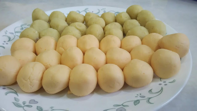 ORANGE SWEET POTATO ANGKU KUEH