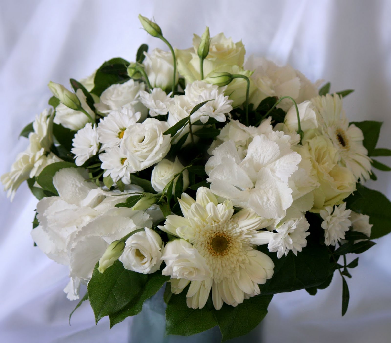 Fiori Bianchi: Nunta Flori de Mai