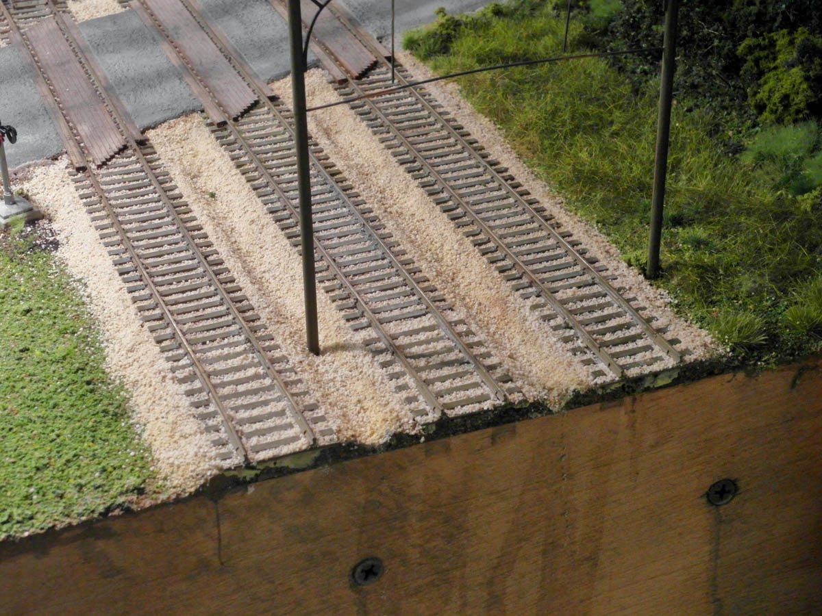 Up Dunes Junction: Free-Mo Compatibility for Edge-of-Layout Transition ...