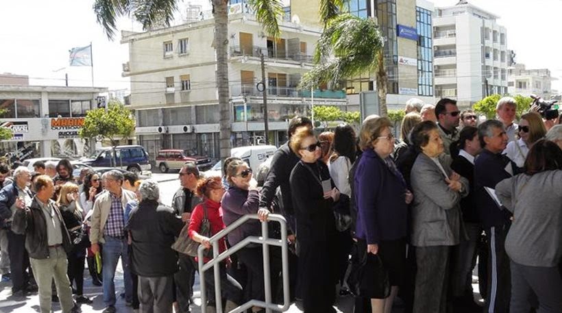 ΝΑ ΤΗ, ΕΡΧΕΤΑΙ Η ΚΟΜΜΟΥΝΙΣΤΙΚΗ ΕΥΗΜΕΡΙΑ ΑΛΛΑ... ΟΜΩΣ ΠΡΙΝ ΕΡΘΕΙ ΕΜΕΙΣ ...