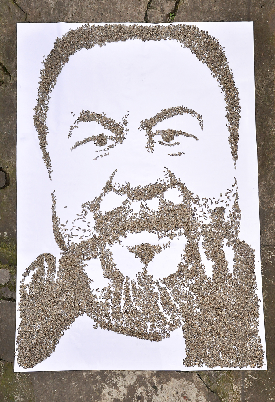Sunflower Seeds Portrait – Feel Desain | your daily dose of creativity