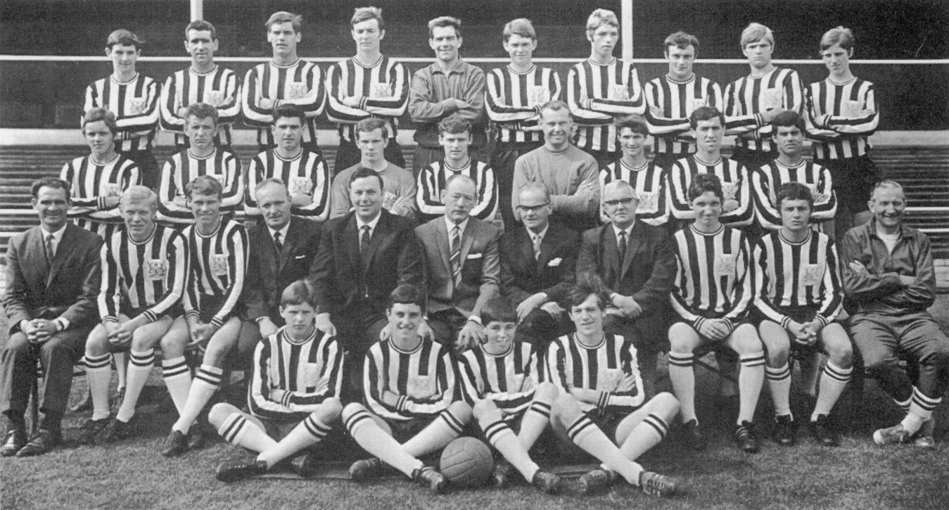 gombfocikepek.blogspot.com: Notts County FC - az 1. focicsapat