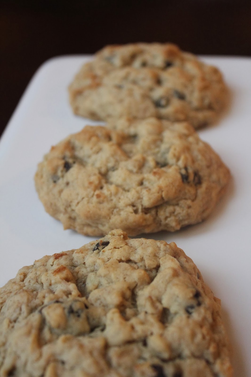 Treasuring Simplicity: Giant Oatmeal Raisin Cookies (Levain Bakery ...