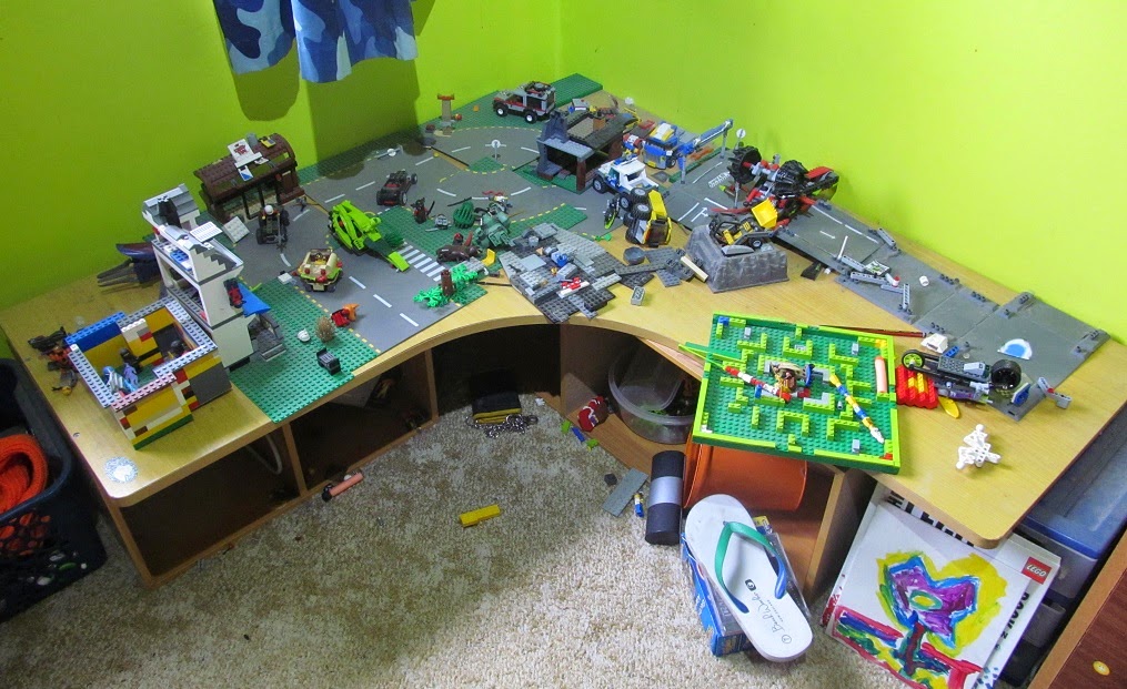 Svelte Chicken Lives....: Svelte Chicken Lives.... for a little lego empire