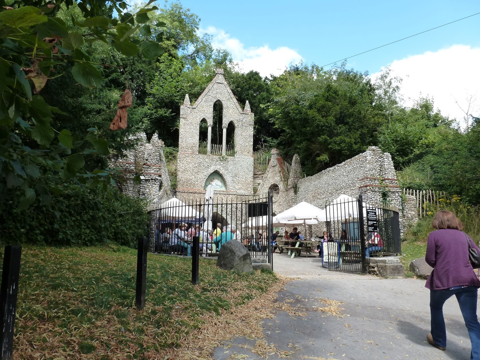 Elizabeth Hanbury: Hell-Fire Caves and the Hell-Fire Club