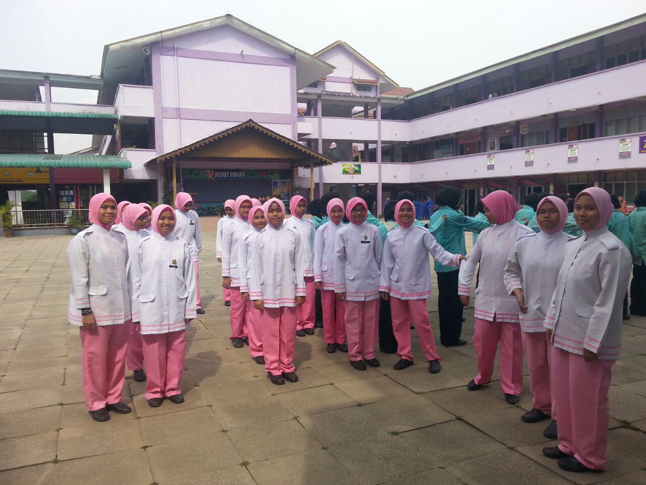 BLOG SAINA: Latihan Kawad Unit Uniform
