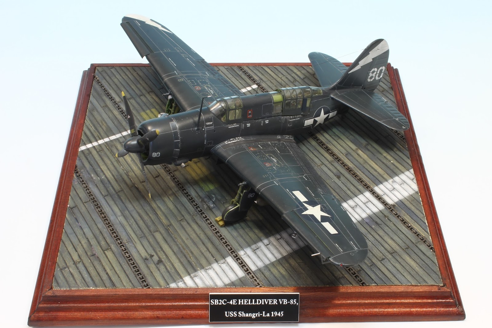 Istvan Michalko's scale models: Curtiss SB2C-4E Helldiver 'White 80 ...